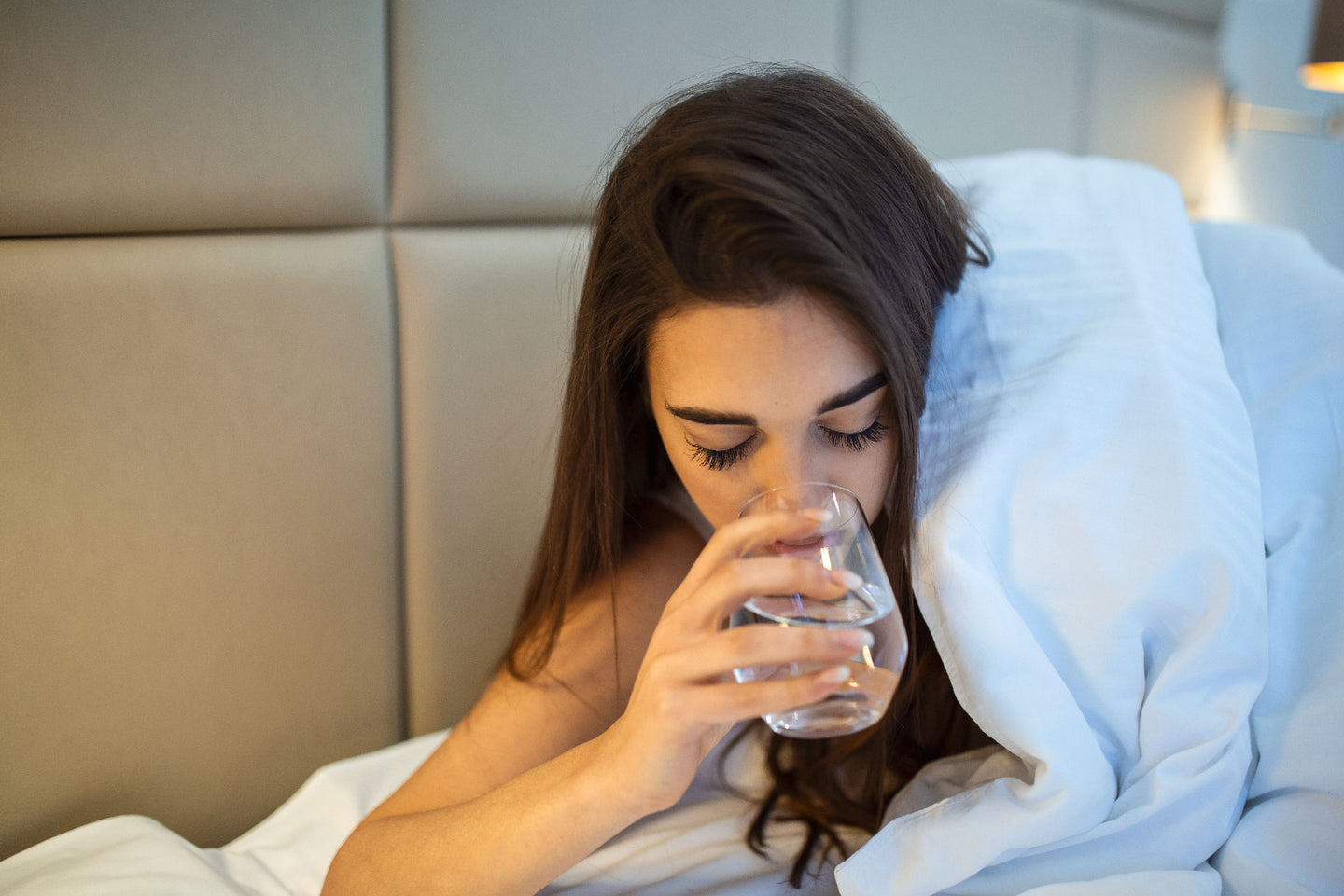 Drinking Water Before Bed Fact Check: Heart Health Claims